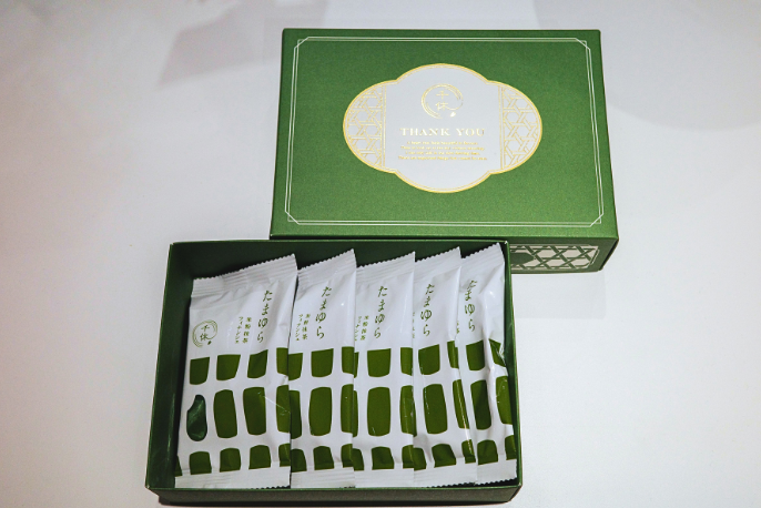 抹茶専門ブランド「千休」の米粉の抹茶フィナンシェを贈る